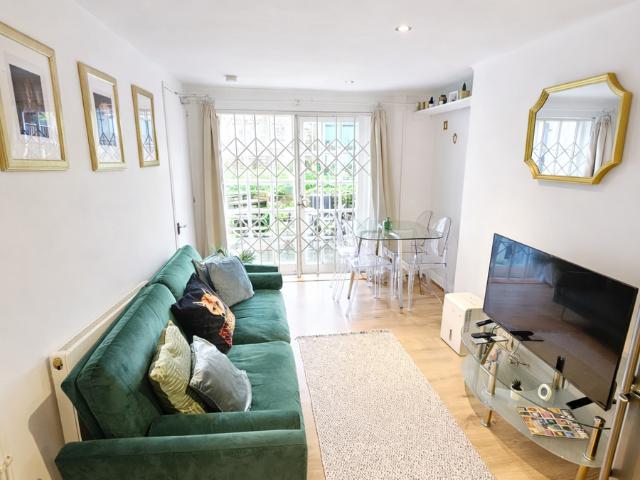 Caledonian Road, London N1, 2 bed flat to rent, £2,800 pcm | PrimeLocation