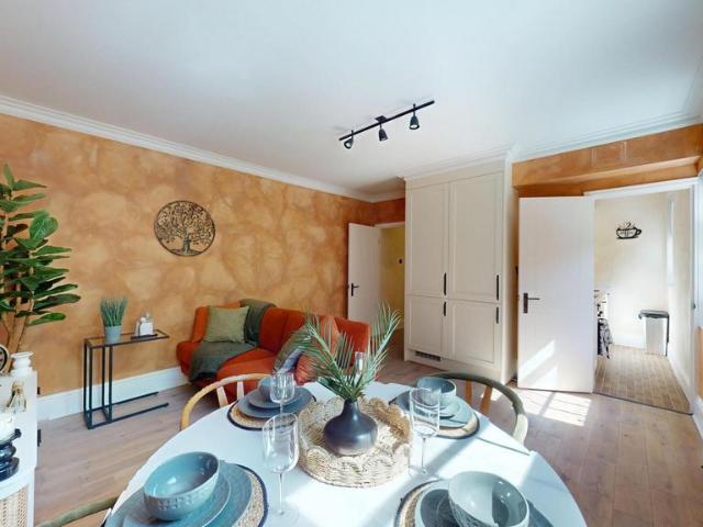 Caledonian Road, London N1 2 bed flat to rent £3,377 pcm £779 pw