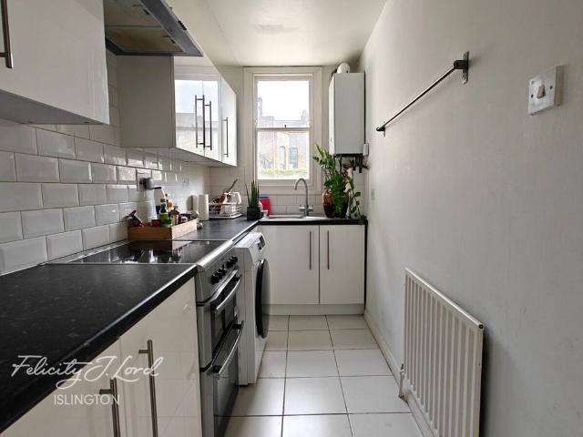 Caledonian Road, London 1 bed apartment to rent £1,750 pcm £404 pw
