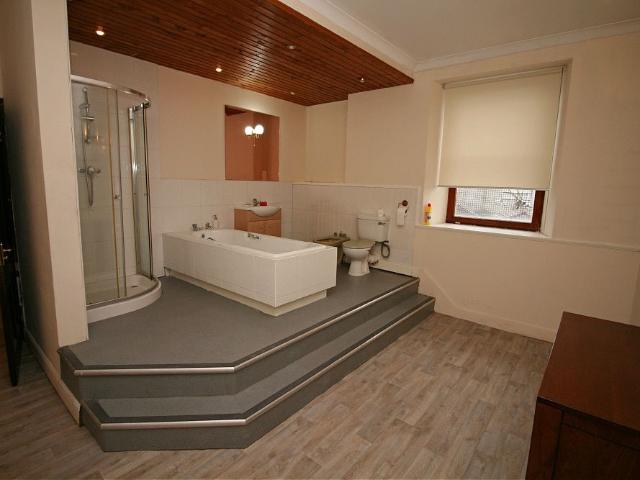Caledonian Road, North Lanarkshire, Wishaw, ML2 8AR