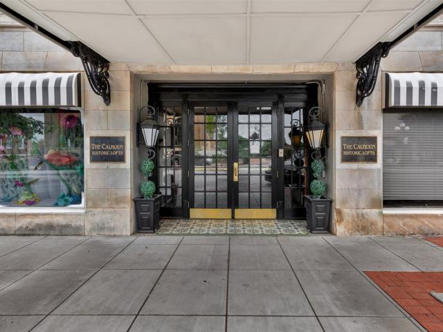 Calhoun Lofts & Thunderbird Flats