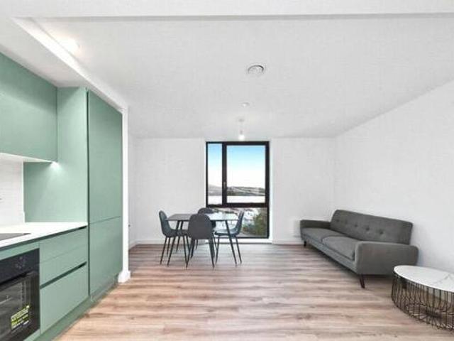 Calibra Court, Kimpton Road, 1 Bedroom Apartment