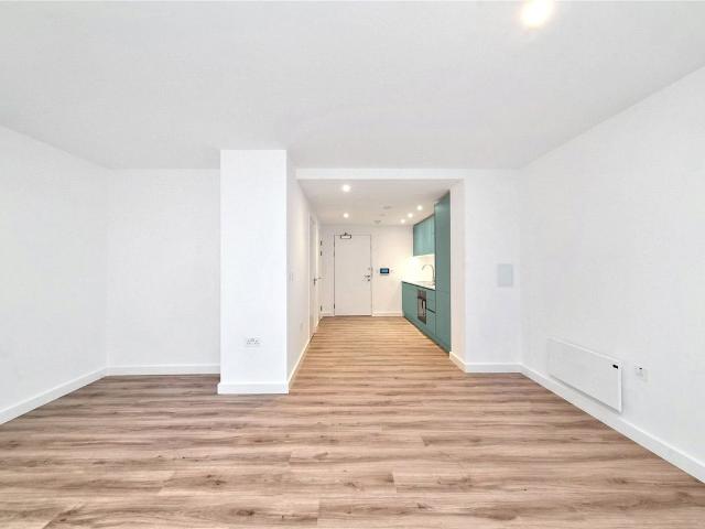 Calibra Court, Kimpton Road, Luton LU2, Studio to rent, £900 pcm | PrimeLocation