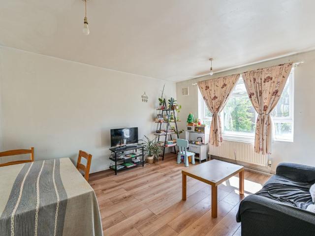Calidore Close, London SW2, 1 bed flat to rent, £1,600 pcm | PrimeLocation