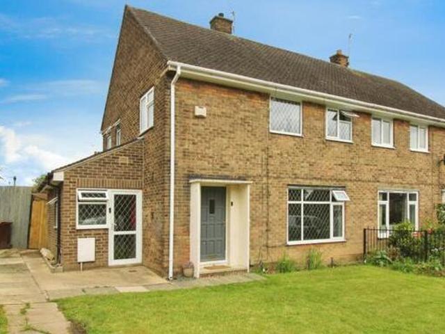 California Drive, Wakefield, 3 Bedroom Semi detached