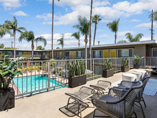 California Palms Apartments Studio Apartment for Rent at 901 S Harbor Blvd, Santa Ana, CA 92704 Santa Anita Park