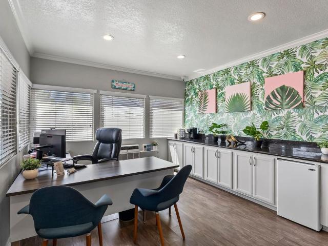 California Palms Apartments Studio Apartment for Rent at 901 S Harbor Blvd, Santa Ana, CA 92704 Santa Anita Park