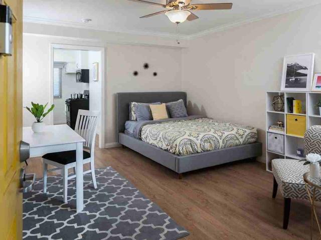 California Palms Apartments Studio Apartment for Rent at 901 S Harbor Blvd, Santa Ana, CA 92704 Santa Anita Park