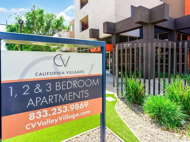 California Villages Valley Village 3 Bedroom Apartment for Rent at 5331 Corteen Pl, Los Angeles, CA 91607 Valley Village