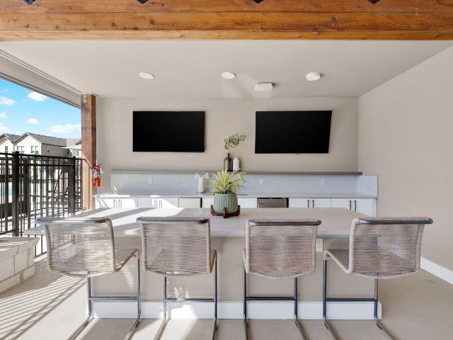 Caliza at the Loop 3 Bedroom Apartment for Rent at 4510 N Loop 1604 E, San Antonio, TX 78247