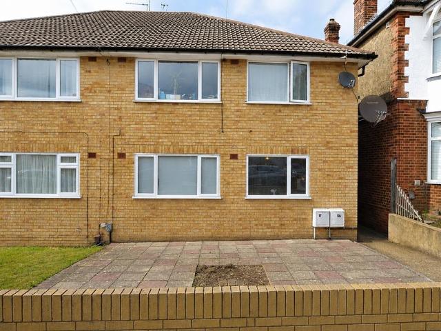 Callander Road, London SE6 2 bed apartment to rent £1,800 pcm £415 pw