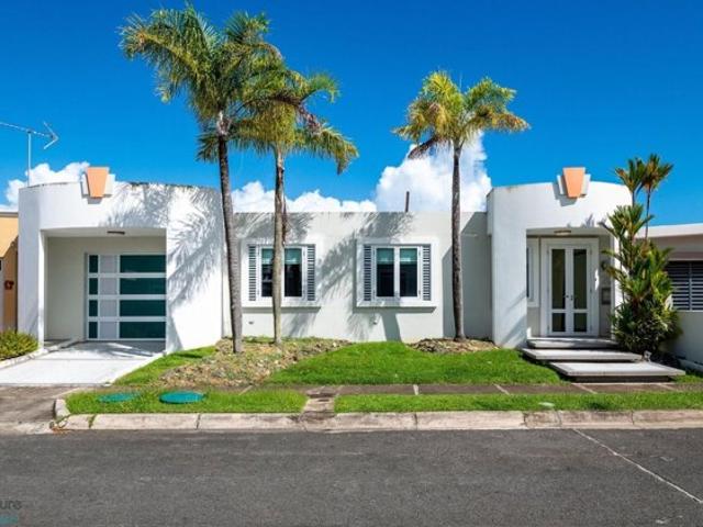 Calle Mar De Japon, Carolina, Home For Sale