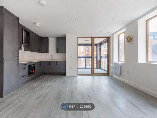 Calleva Court, Hounslow TW4, 2 bed flat to rent, £1,850 pcm | PrimeLocation