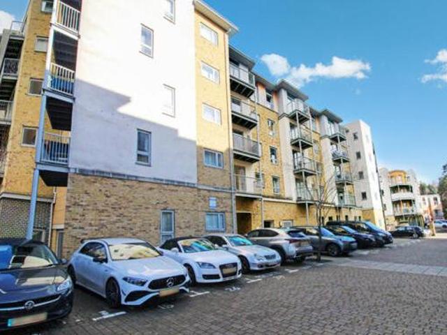 Calloway House, Coombe Way, 2 Bedroom Apartment