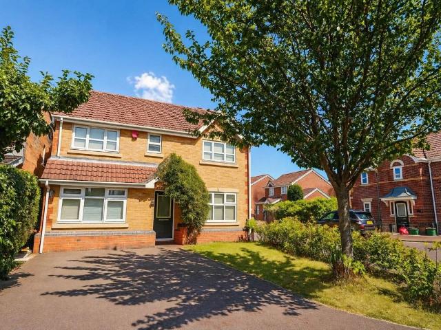 Calluna Close, Weston Super Mare BS22, 4 bed detached house to rent, £2,000 pcm | PrimeLocation