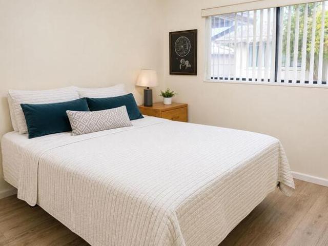 Calm, Clean & Comfortable Room in Quiet Tamarac Home