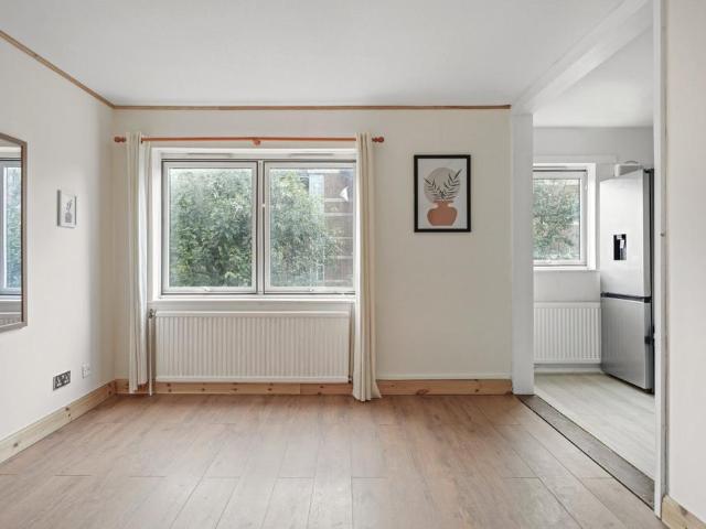 Calshot Street, Islington, London 1 bed maisonette to rent £2,200 pcm £508 pw
