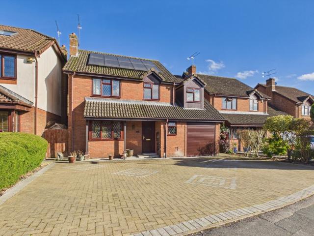 Calshot Way, Camberley 5 bedrooms Property for lettings Seymours
