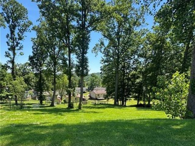 Capt Ames Dr, Parkersburg, WV 26101