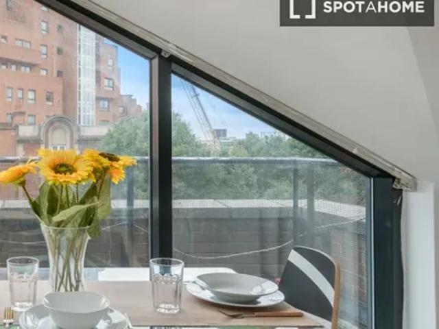Captain James Cook, 340 The Highway, Ratcliffe, London, E1W 3HP, United Kingdom | 1 bed apartment for rent #103835964 | Rentberry