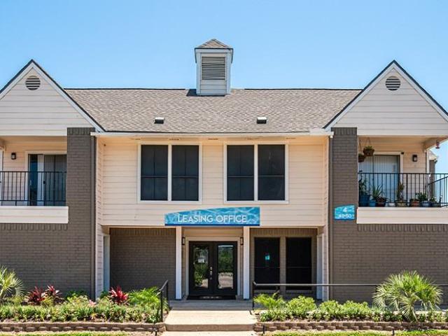 Captain's Landing Apartments 1 Bedroom Apartment for Rent at 3102 69th St, Galveston, TX 77551 Central City