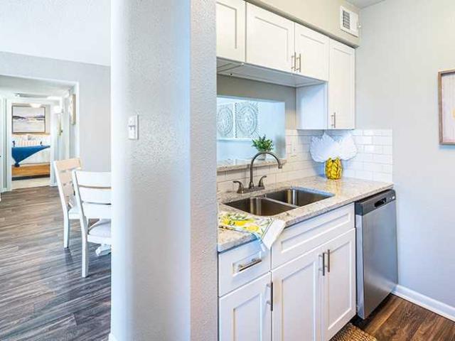 Captain's Landing Apartments 2 Bedroom Apartment for Rent at 3102 69th St, Galveston, TX 77551 Central City