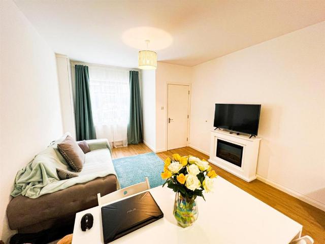 Capworth Street, London, E10 1 bed ground floor flat to rent £1,550 pcm £358 pw