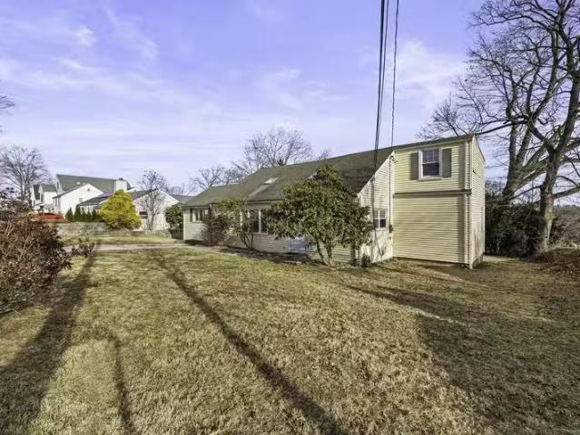 Cape Cod, Single Family Rental Stamford, CT 3 Knickerbocker.