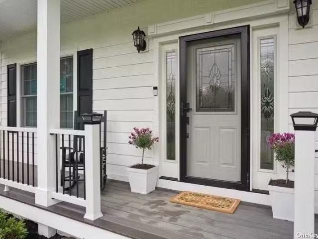 Cape Cod, Single Family Residence Bellport Village, NY 28 N.
