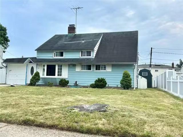 Cape Cod, Single Family Residence Hicksville, NY 64 Summer Ln