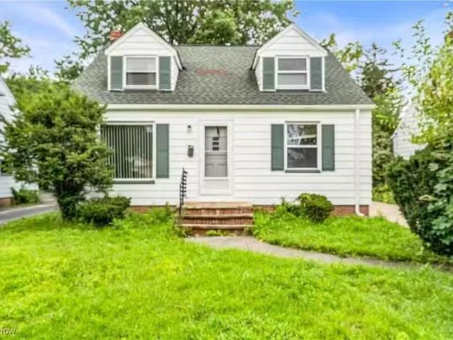 Cape Cod, Single Family Residence Maple Heights, OH 5619 Du.