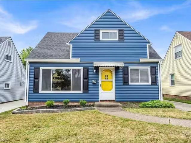 Cape Cod, Single Family Residence Parma, OH 7711 Manhattan.