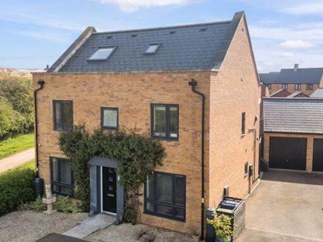 Cape Ruby Close, Bishops Cleeve, 5 Bedroom Detached
