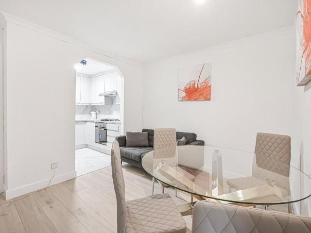 Cape Yard, Kennet Street, Wapping E1W, 4 bed flat to rent, £4,290 pcm | PrimeLocation
