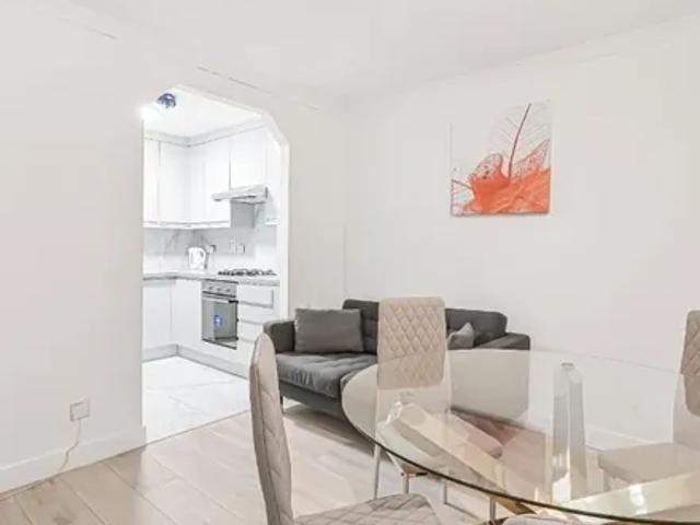 Cape Yard, London, E1W 2JU, United Kingdom | 4 bed apartment for rent #167774261 | Rentberry