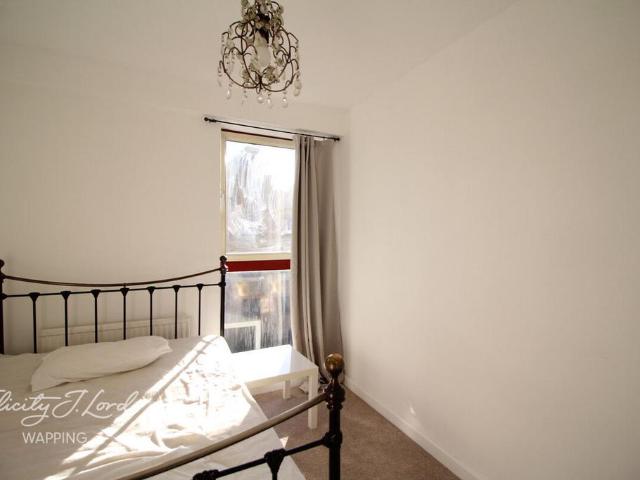Cape Yard, LONDON 2 bed apartment to rent £2,250 pcm £519 pw
