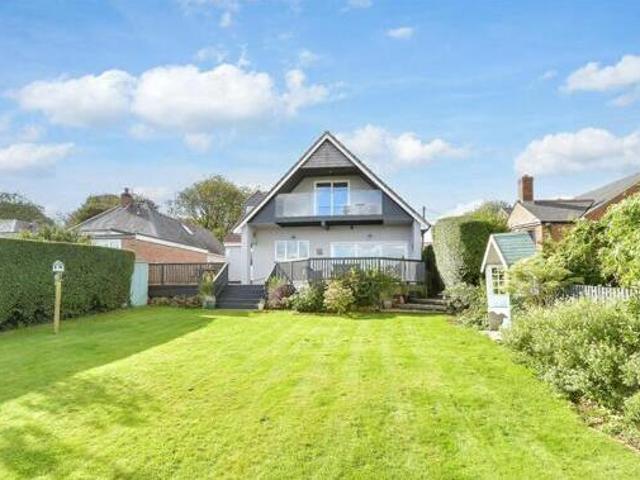 Capel le ferne, 6 Bedroom Detached