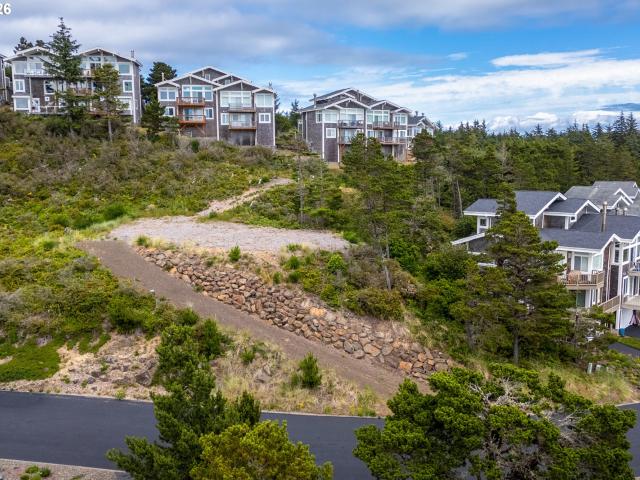 Capes Drive 39 J
