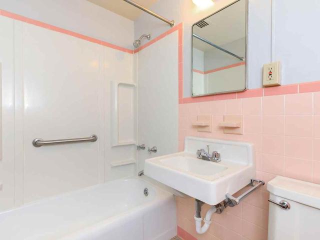 Capitol Hill Studio Apartment for Rent at 320 N 22nd St, Omaha, NE 68102 Downtown Omaha