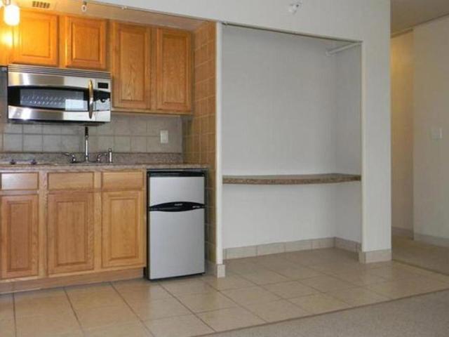 Capitol Hill Studio Apartment for Rent at 320 N 22nd St, Omaha, NE 68102 Downtown Omaha