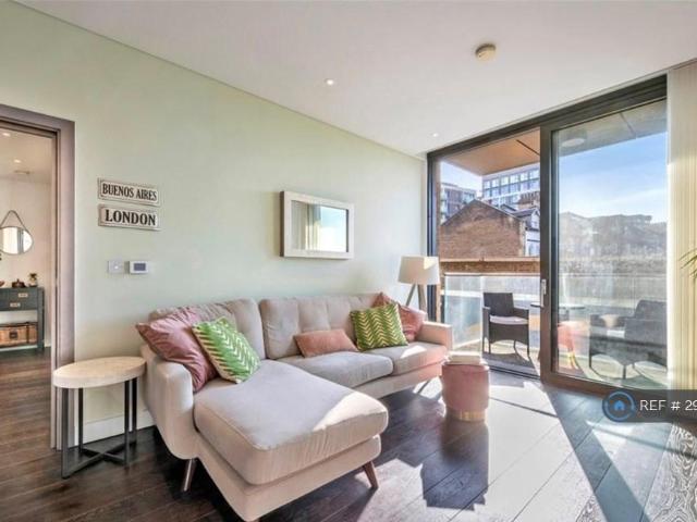 Capital House, London, SW15 2 bed flat to rent £2,600 pcm £600 pw