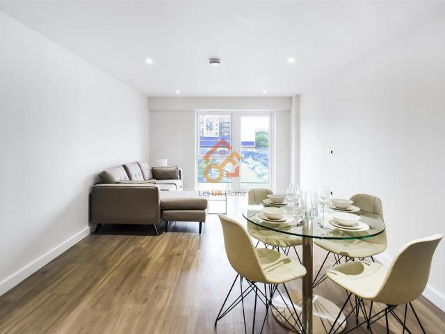 Capri House, 1 Beaufort Square. 2 bed flat to rent £2,250 pcm £519 pw