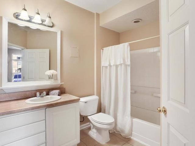 Capstone Quarters 3 Bedroom Apartment for Rent at 1901 N Lincoln Ave, Urbana, IL 61801