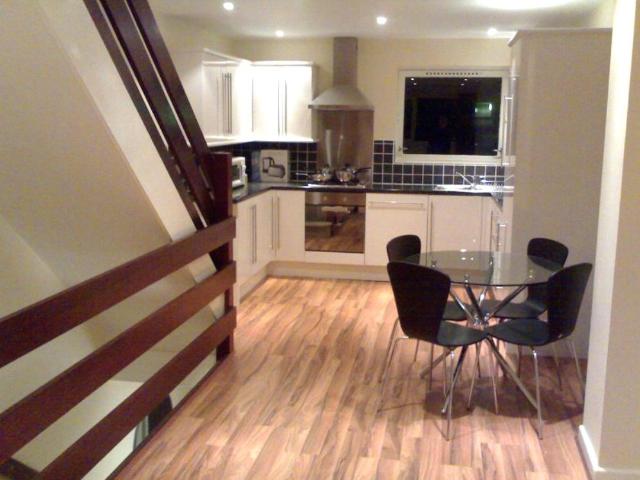 Capstan Square, London, E14 4 bed terraced house to rent £3,210 pcm £741 pw