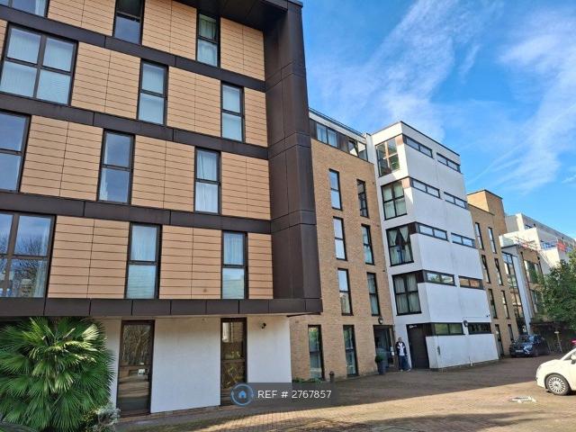 Carter House, London SW11, 1 bed flat to rent, £1,900 pcm | PrimeLocation