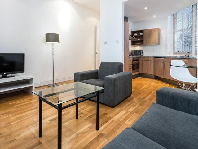 Carter Lane, London, EC4V 1 bed apartment to rent £2,400 pcm £554 pw