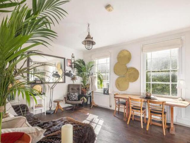 Carter Street, Walworth, 3 Bedroom Flat
