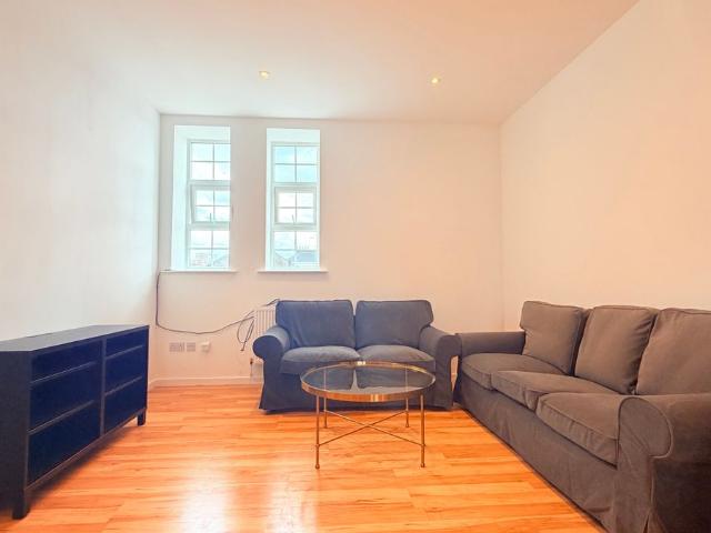 Carter Place, London SE17, 3 bed flat to rent, £3,000 pcm | PrimeLocation