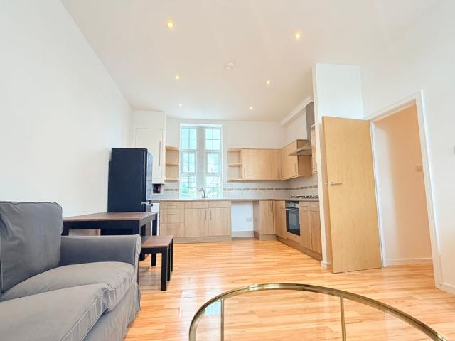 Carter Place, London SE17, 3 bed flat to rent, £3,050 pcm | PrimeLocation