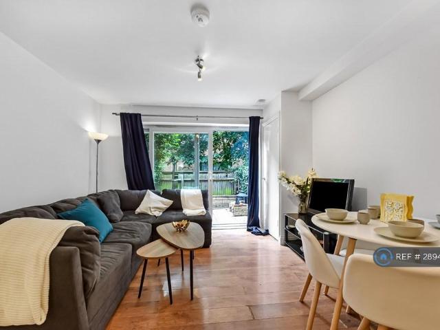 Carteret Way, London, SE8 4 bed semi detached house to rent £3,650 pcm £842 pw